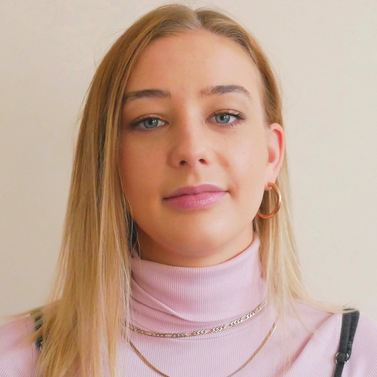 Daisy Peters, Graphic Designer