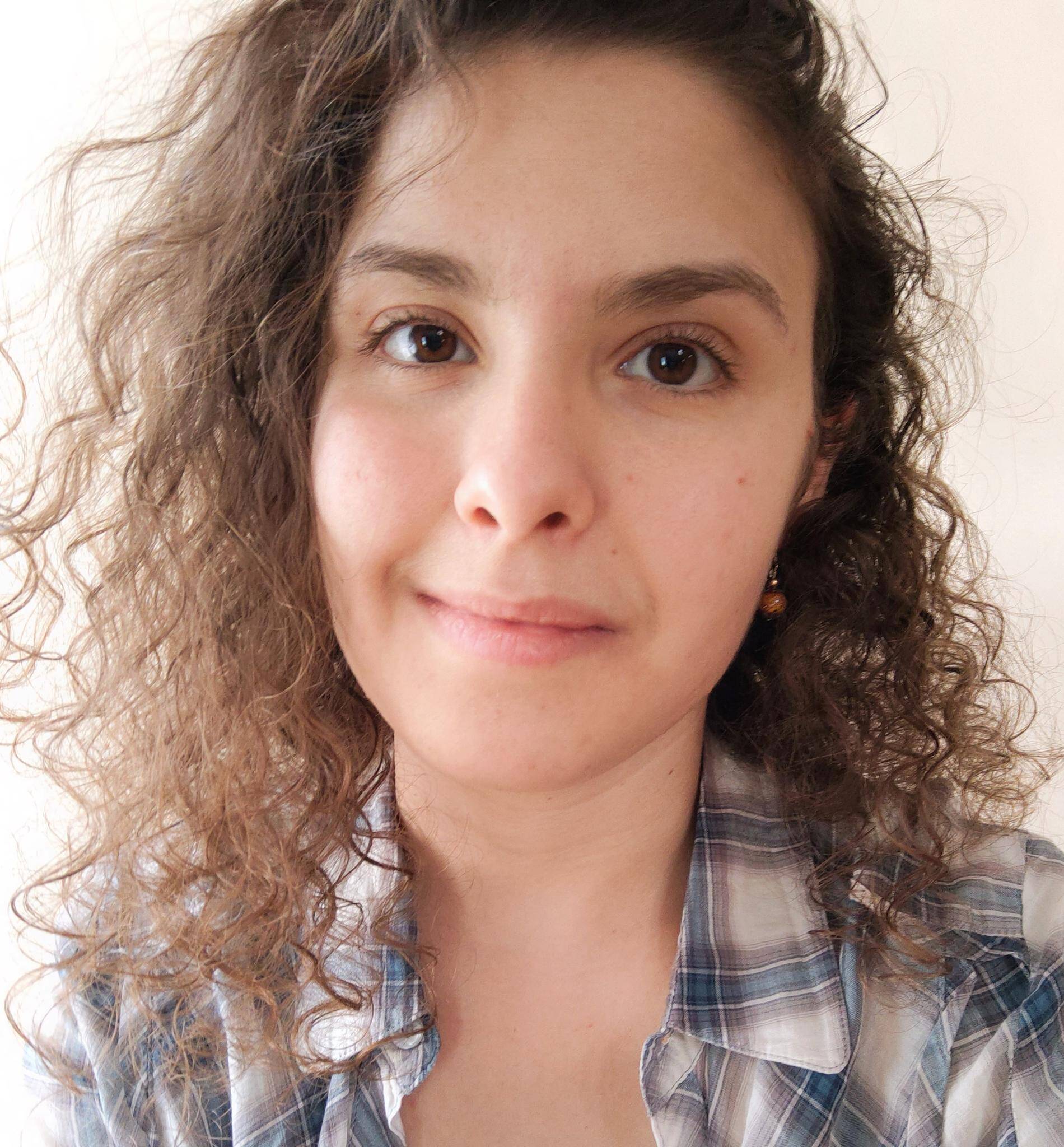 Cindy Neves, Rédactrice web SEO | Finance | Tech | Invest.