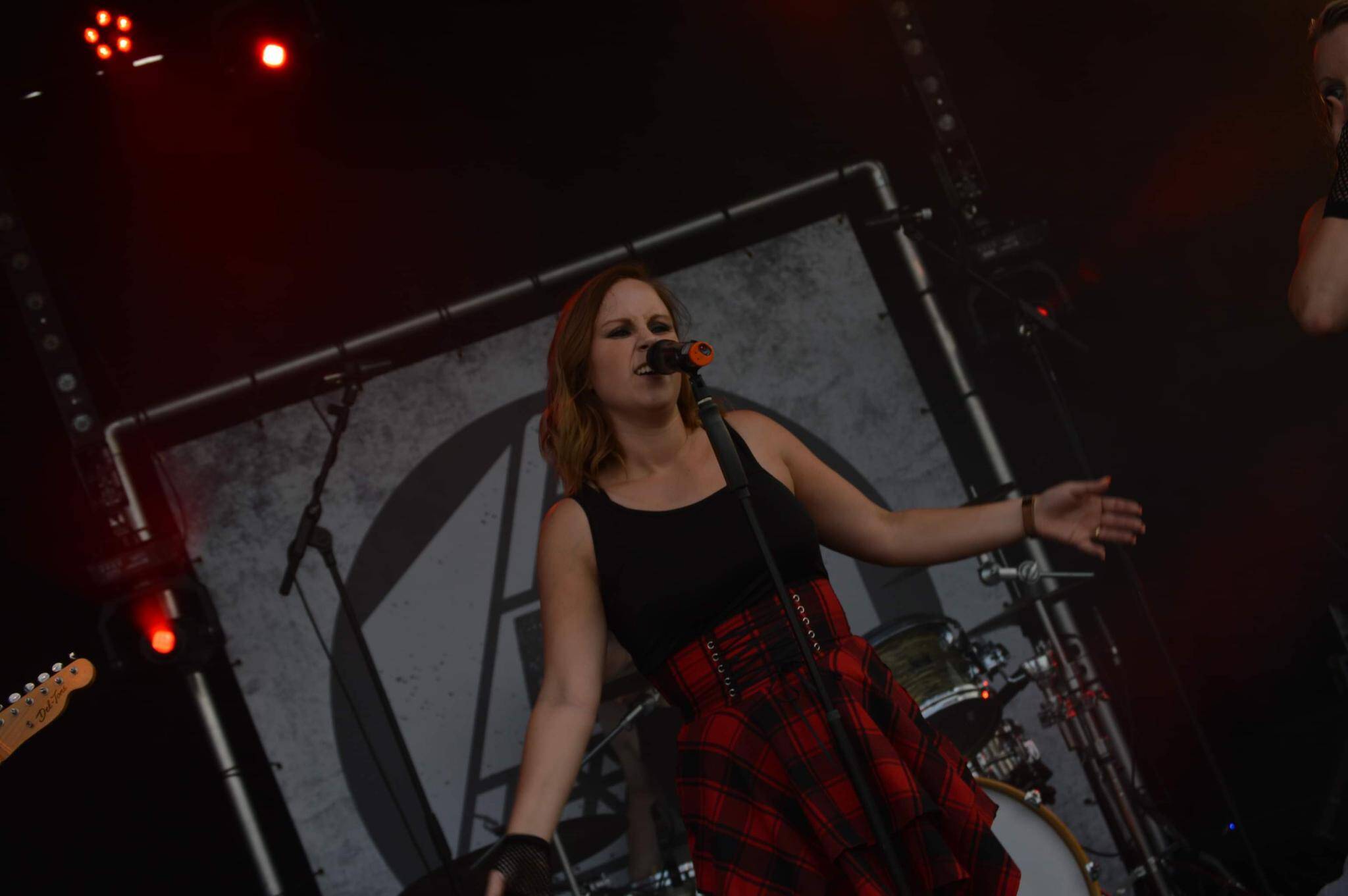 Caroline Max, Zangeres