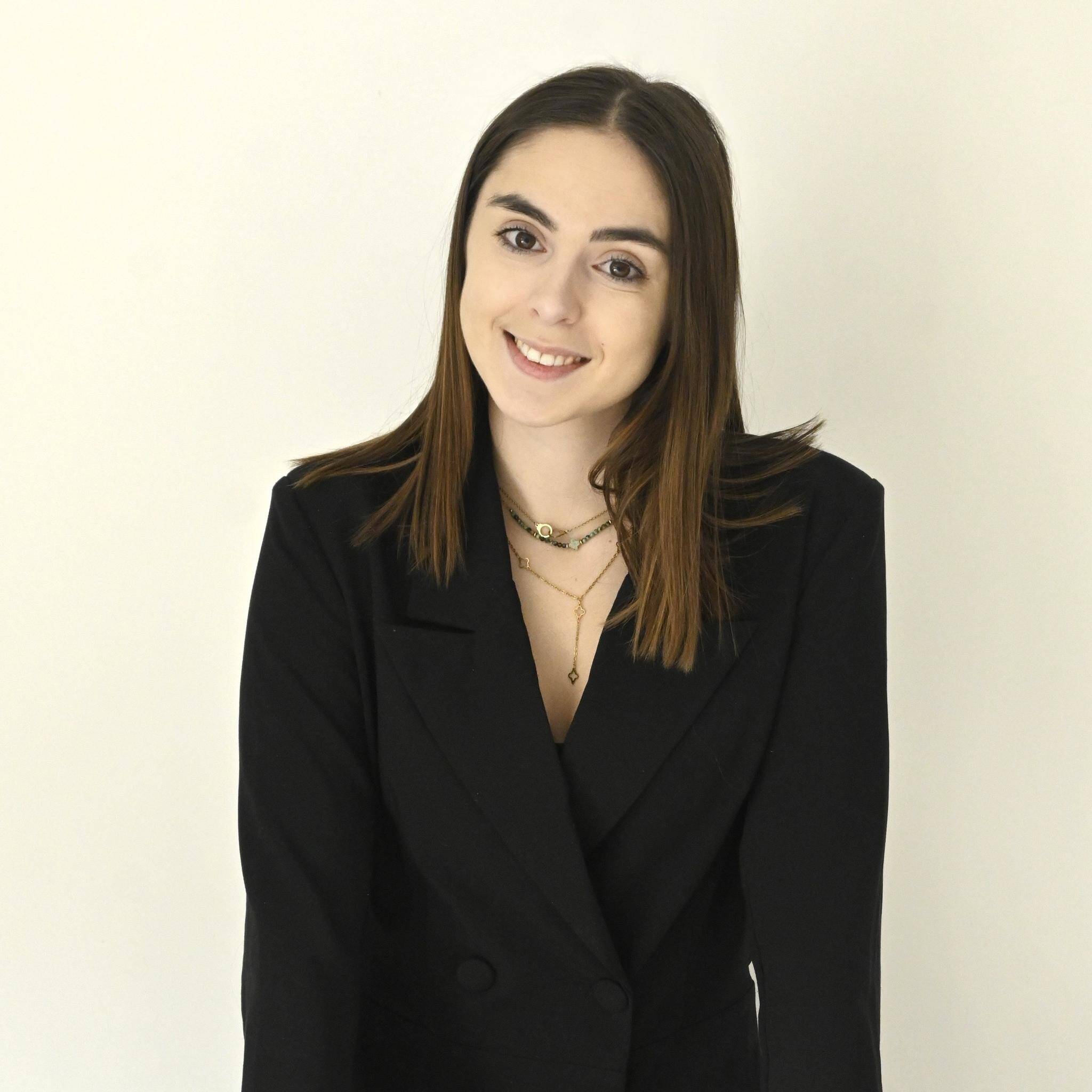 Justine Begliomini, community manager,